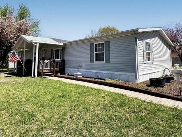 14 Spruce Ln, Manchester, PA 17345