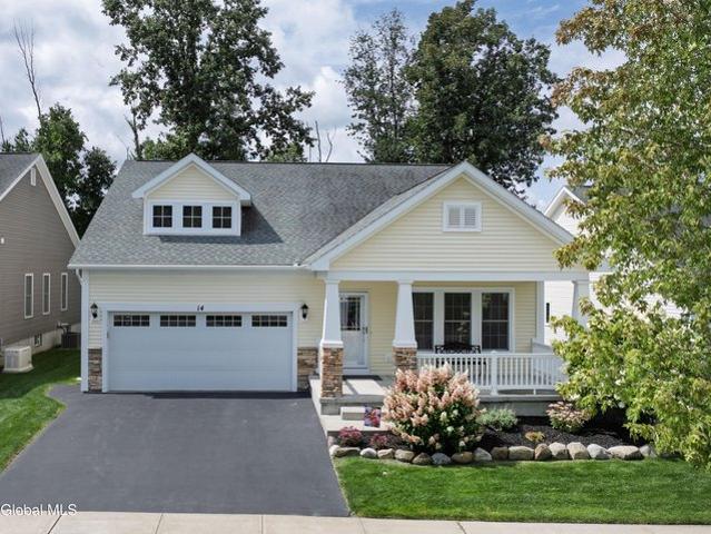 14 Stone Bridge Dr, Ballston Lake, NY 12019