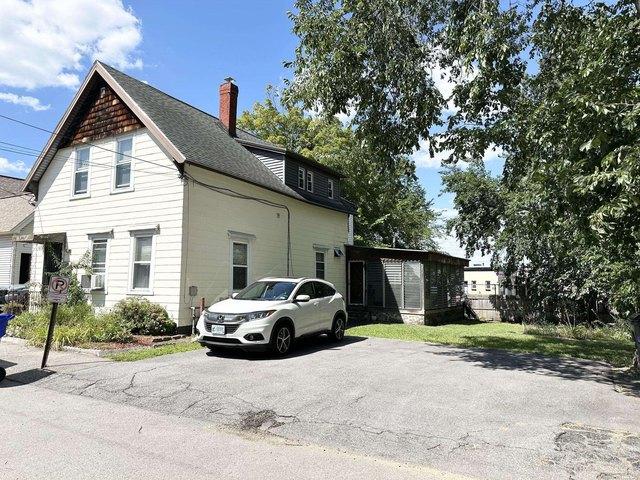 14 Sterling Ave, Manchester, NH 03103