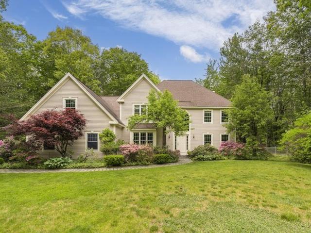 14 Summit Ter, Falmouth, ME 04105