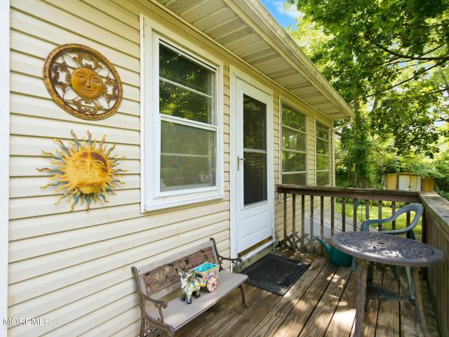 14 Sunset Avenue