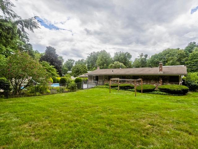 14 Sunset Dr