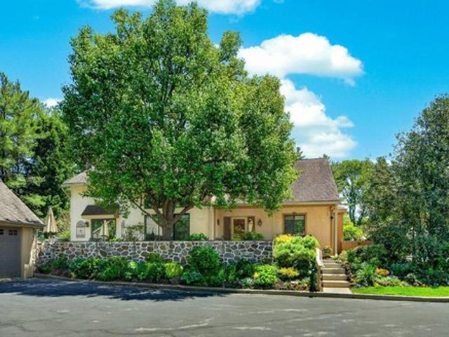 14 Sugar Knoll Dr, Devon, PA 19333