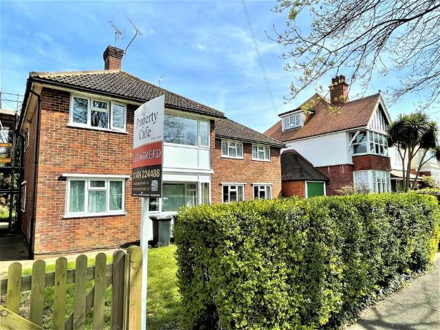 14a Sutherland Avenue, Bexhill On. 3 bed flat to rent £1,150 pcm £265 pw