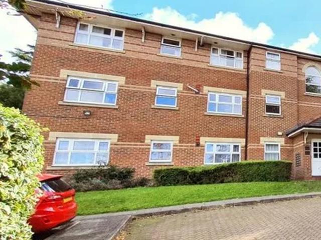 14a Rickard Close, The Hyde, London, NW4 4XH, United Kingdom | 2 bed apartment for rent #166658096 | Rentberry