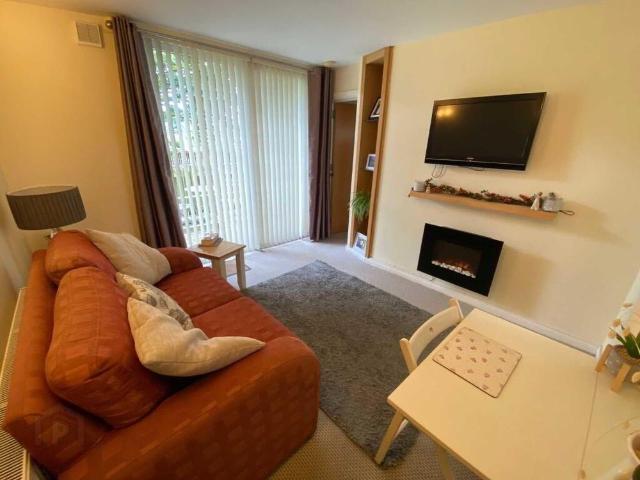 14b Lesley Heights, Greenisland, BT38 8TB
