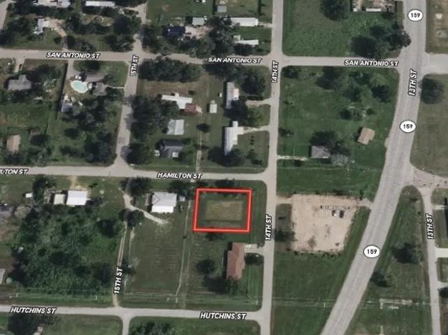 14th St, Hempstead, TX 77445