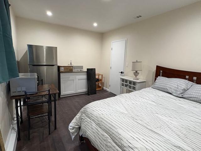 14X16 STUDIO PRIVATE RESTROOM FULLY FURNISHED