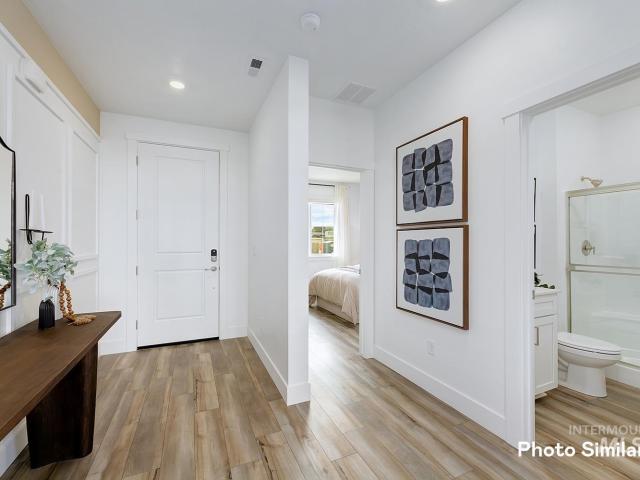 15046 Irisation Ave