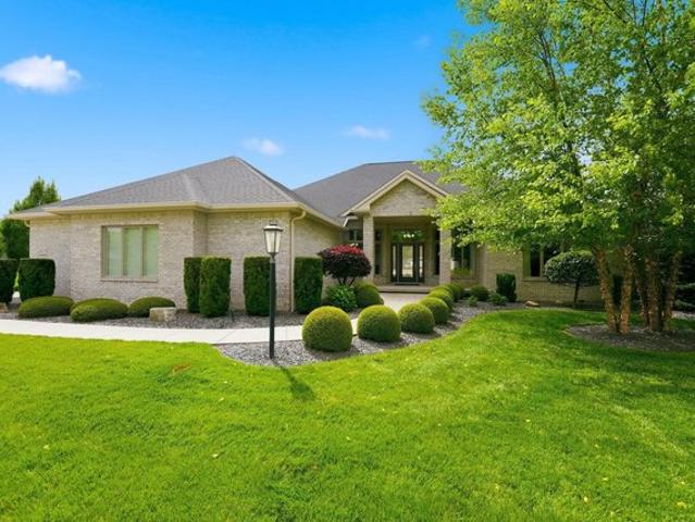 1504 N Legend Ct, Muncie, IN 47304