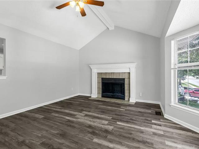 1504 NE Auburn Drive