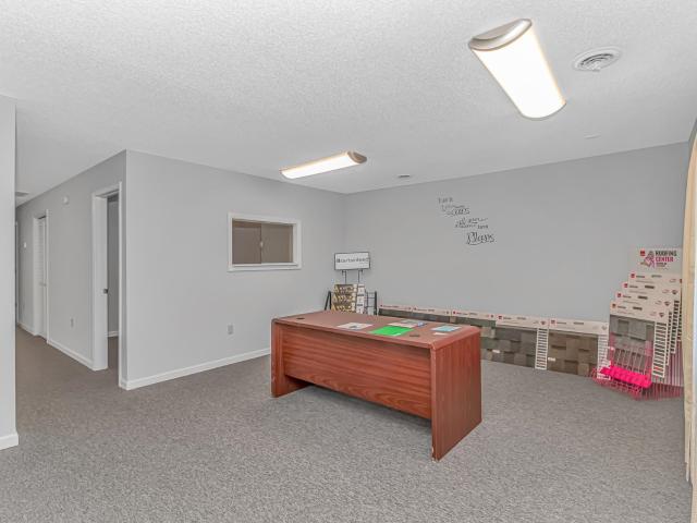 1504 Azalea Dr