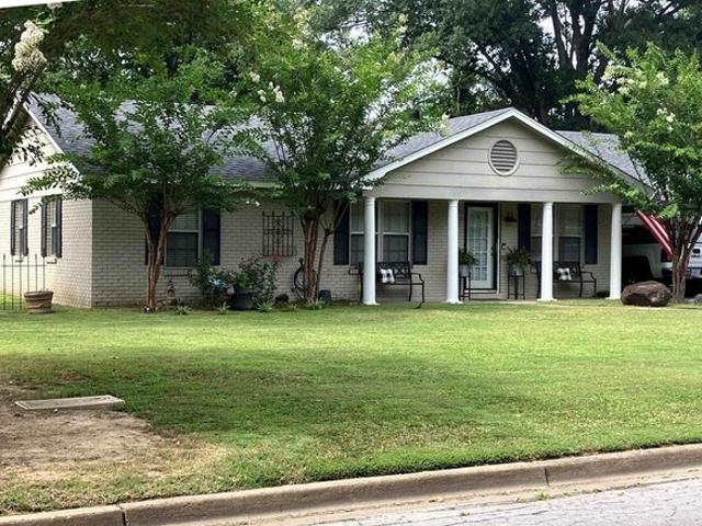 1504 Bellavista Rd, Cleveland, MS 38732