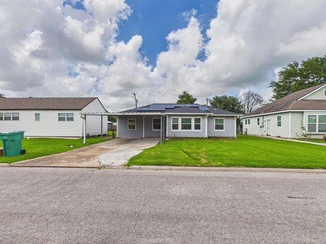 1504 Carter St, Orange, TX 77630