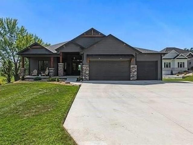 1504 Country Club Dr, Pleasant Hill, MO 64080