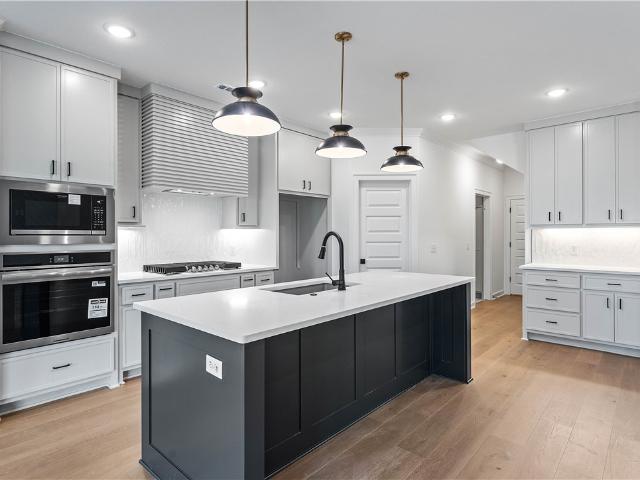 1504 Crystal Clear Lane
