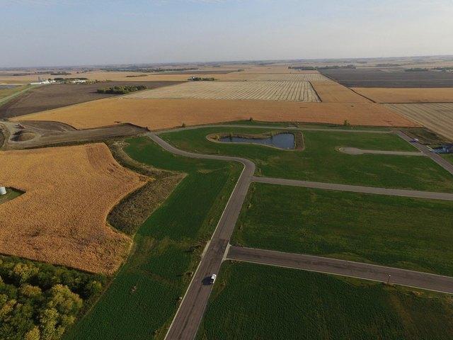 1504 Diamond Dr, Marshall, MN 56258