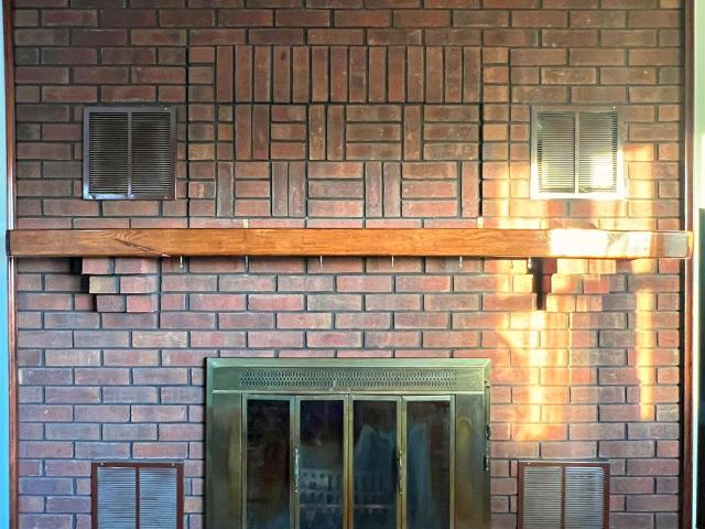 1504 E National Highway