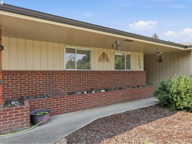 1504 green acres rd