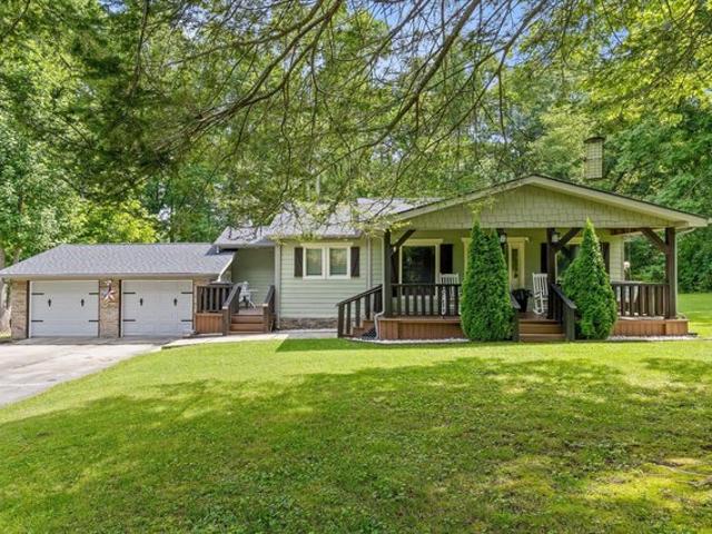 1504 Hotwater Rd, Soddy Daisy, TN 37379