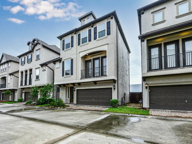 1504 Peyton Oaks Place