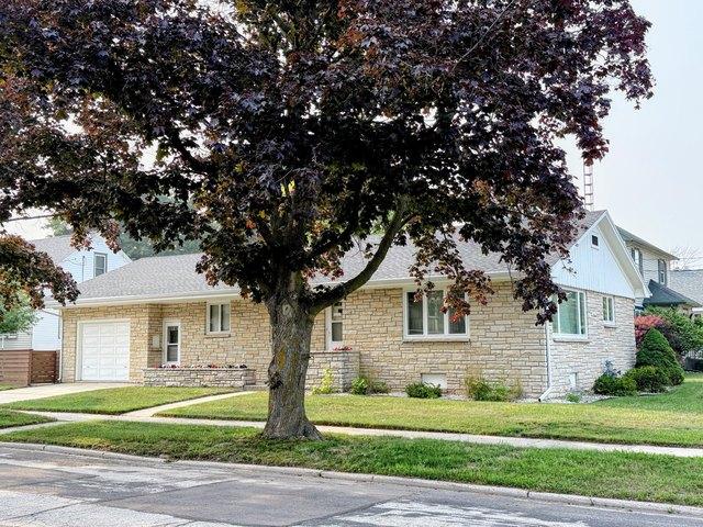 1504 Philippen St, Manitowoc, WI 54220