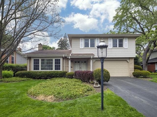 1504 Sequoia Trl, Glenview, IL 60025
