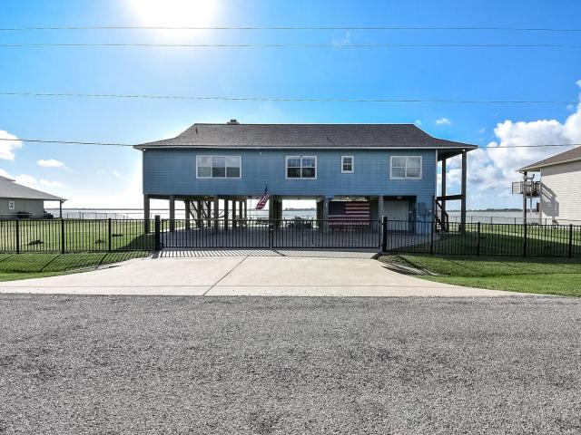 1504 W Bayshore Dr, Palacios, TX
