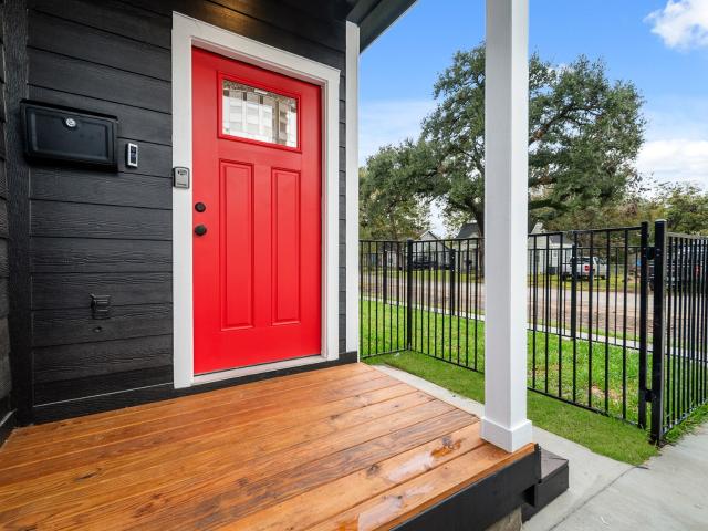 1504 W Blum St, Unit B, Alvin, TX 77511 | MLS #25782 | Compass