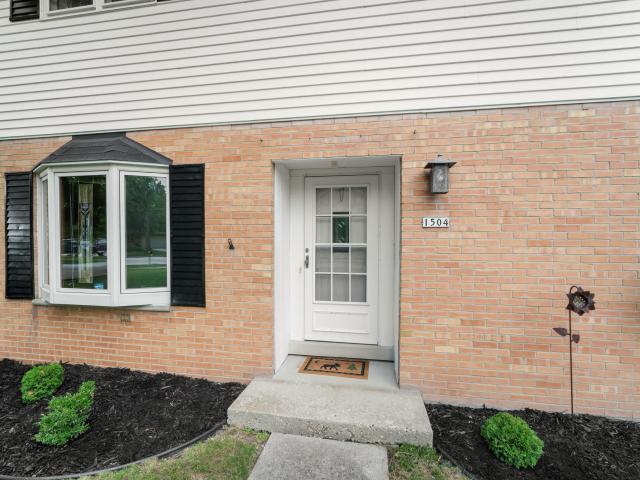 1504 W Decorah Rd