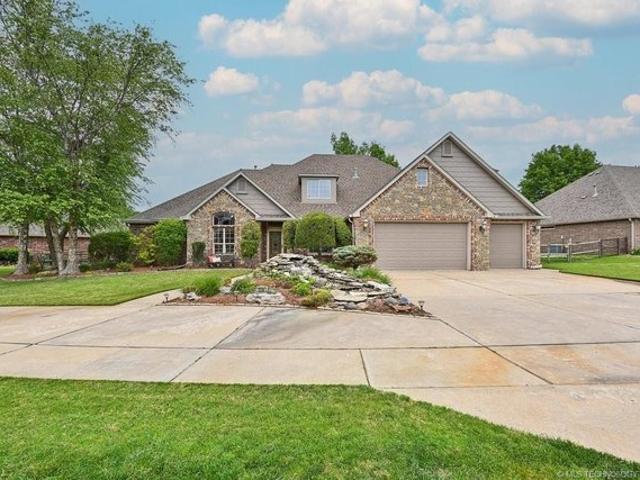 1504 W Plymouth Cir, Broken Arrow, OK 74012