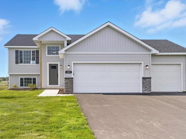 1504 Woods Rd NE, Isanti, MN 55040