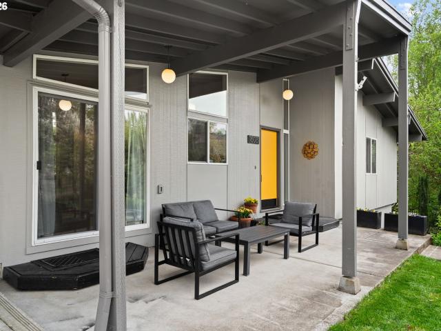 15051 NW Oakmont Loop, Beaverton, OR 97006 | MLS #702660 | Compass