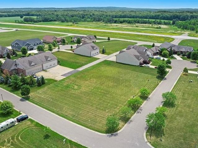 15051 Poberezny Ct, Fenton, MI 48451