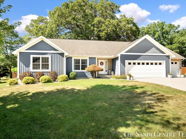 15055 Oakland St, Spring Lake, MI 49456