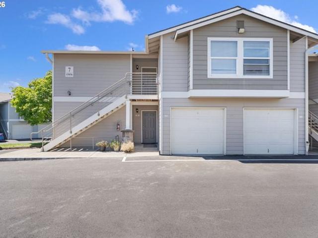 15056 NW Central Dr Apt 702, Portland, OR 97229