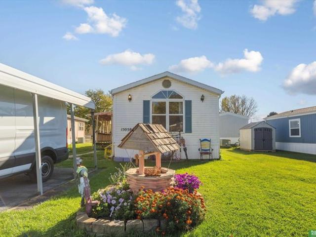 15058 Howe Plz, Omaha, NE 68144