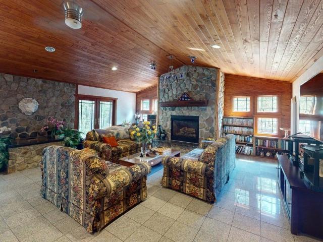1505 Moorhead Road