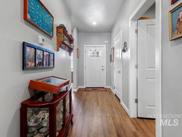 1505 Mountain View Dr