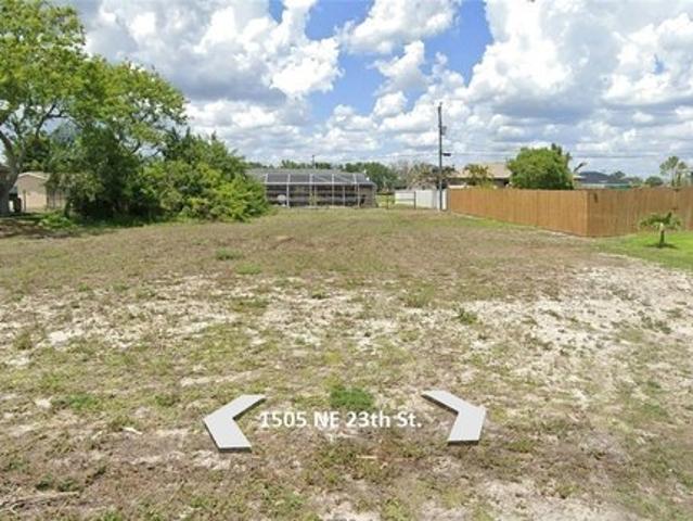 1505 NE 13th St, Cape Coral, FL 33909