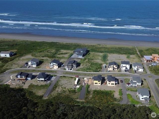 1505 Agate Ln, Westport, WA 98595