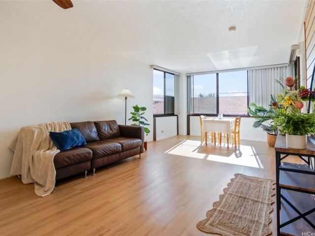 1505 Alexander St, Unit 206, Honolulu, HI 96822 | MLS #202517 | Compass