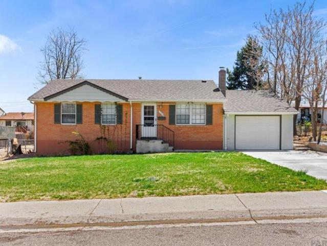 1505 Bunker Hill Rd, Pueblo, CO 81001