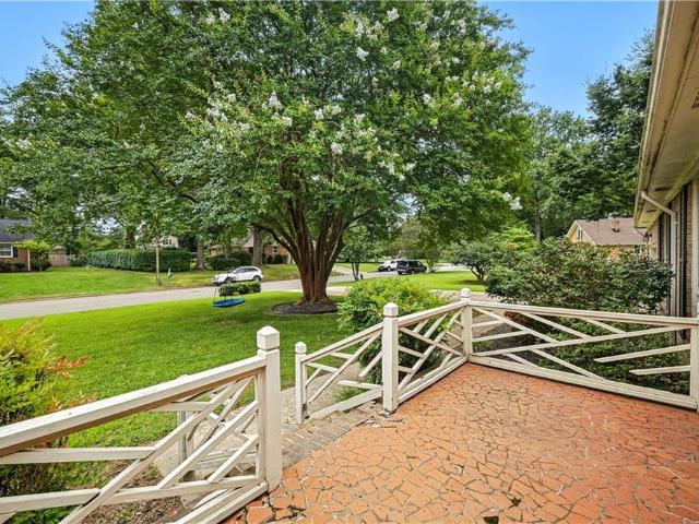 1505 Baycliff LN