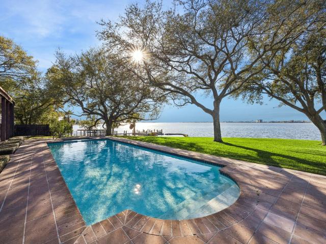 1505 Driftwood Ln, Galveston, TX 77551 | MLS #70800 | Compass