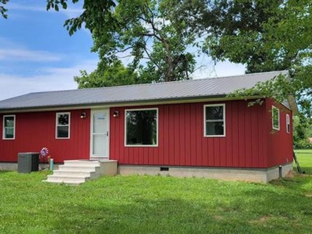 1505 E 400 N, Petersburg, IN 47567