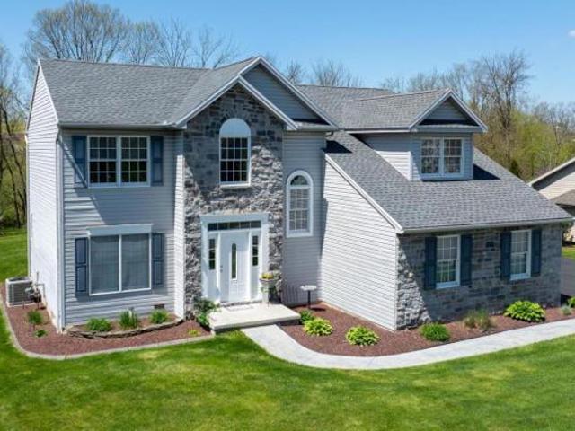 1505 Greenmeadow Dr, York, PA 17408