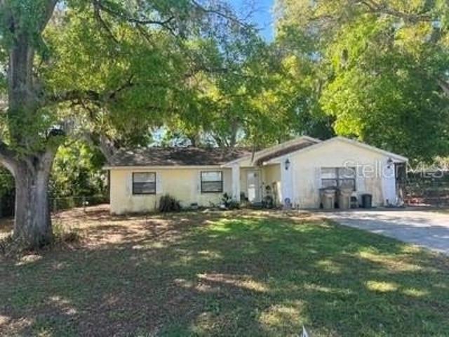 1505 Grove Ave, Leesburg, FL 34748