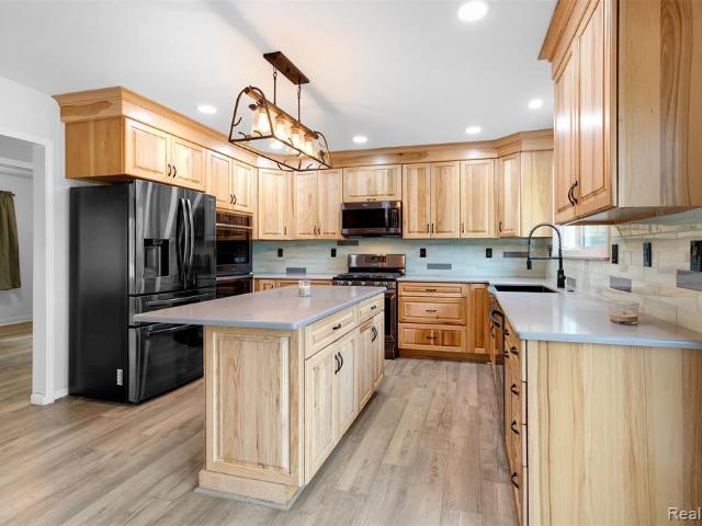 1505 Hummer Lake Road