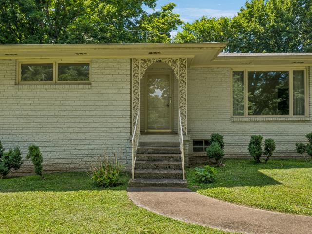 1505 Hillsboro Rd